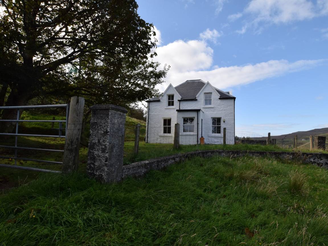 Cottage ∙ 3 Bedrooms ∙ 4 Guests - Dunvegan