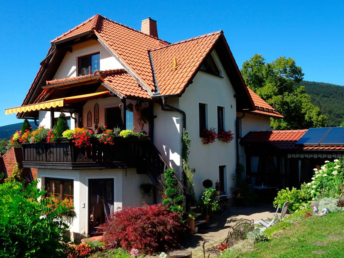 75 M² Ferienwohnung ∙ 2 Schlafzimmer ∙ 4 Gäste - Masserberg