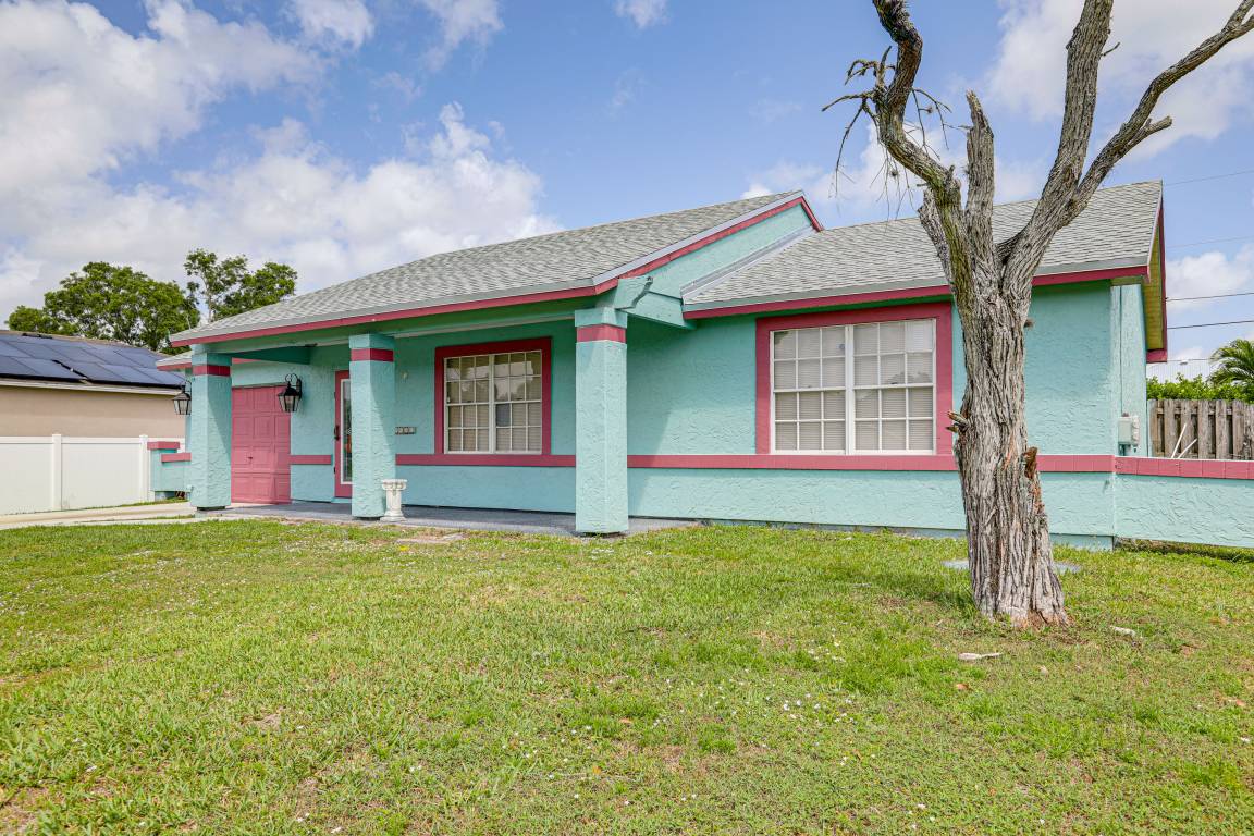 91 M² House ∙ 3 Bedrooms ∙ 10 Guests - Fort Pierce, FL