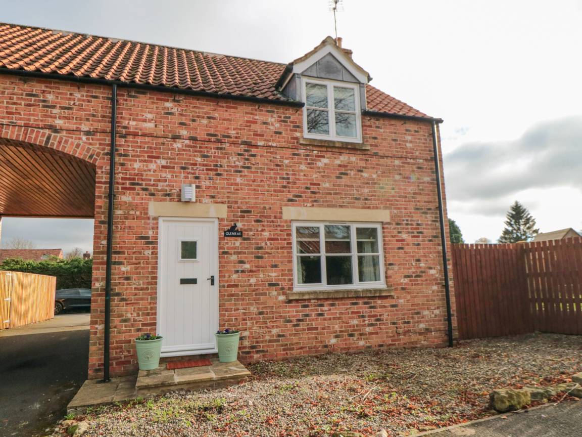Cottage ∙ 2 Bedrooms ∙ 4 Guests - Thornton Dale