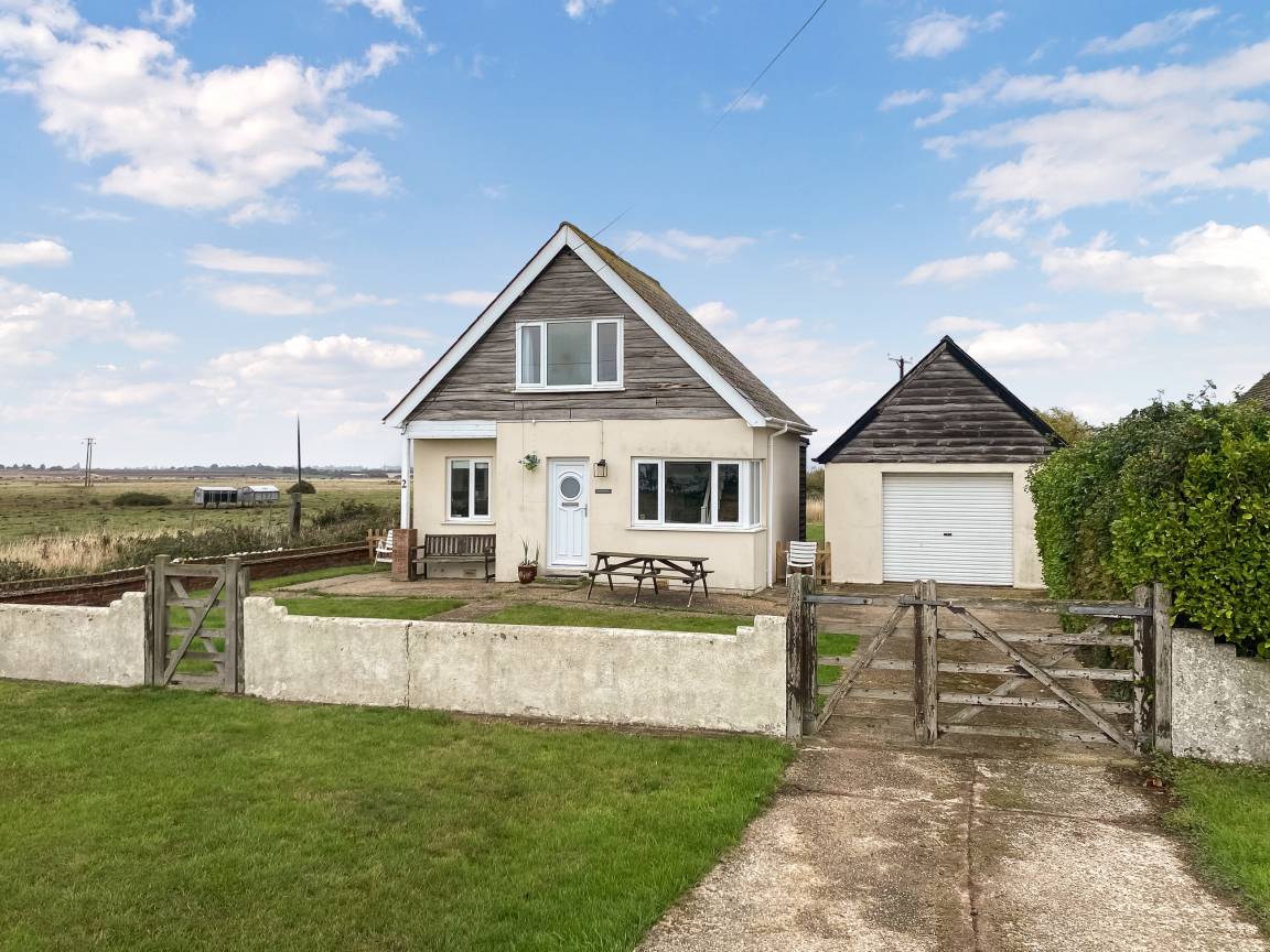 Cottage ∙ 2 Bedrooms ∙ 7 Guests - Mersea Island