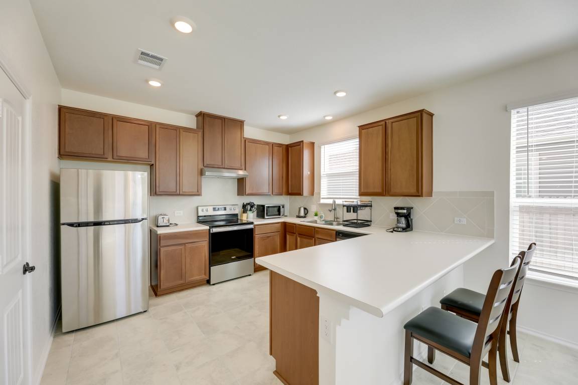 208 M² House ∙ 4 Bedrooms ∙ 9 Guests - Elgin, TX