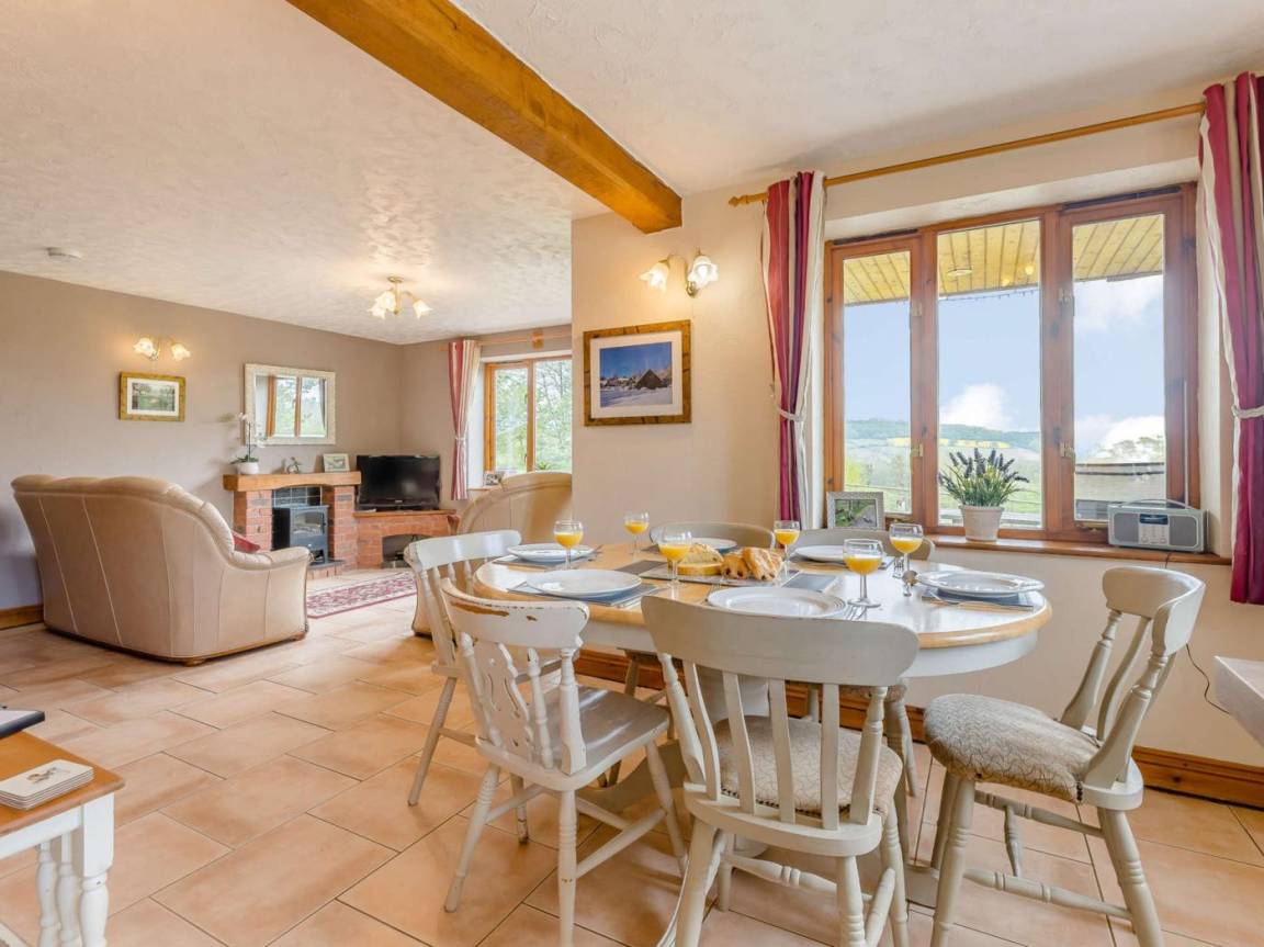 Albergue ∙ 3 Habitaciones ∙ 6 Huéspedes - Worcestershire