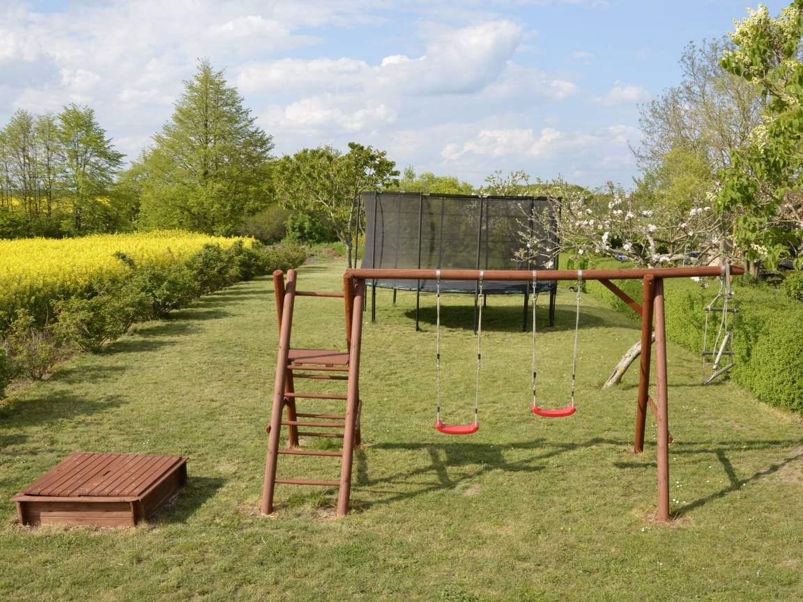 37 M² Ferienwohnung ∙ 1 Schlafzimmer ∙ 3 Gäste - Feldberger Seenlandschaft