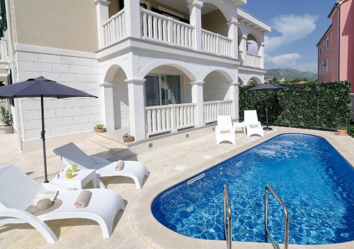 190 M² Ferienhaus ∙ 4 Schlafzimmer ∙ 8 Gäste - Primošten