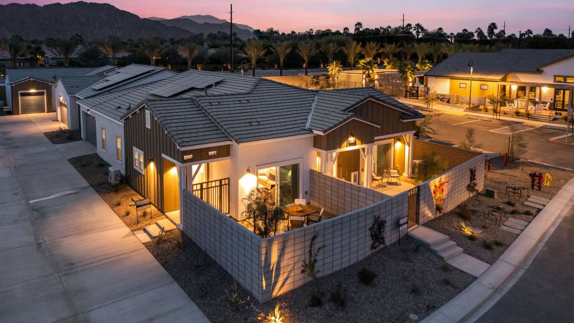 92 M² House ∙ 2 Bedrooms ∙ 5 Guests - Indio, CA