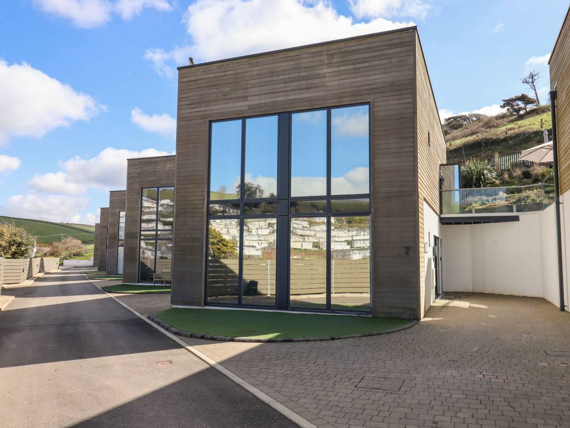Cottage ∙ 4 Bedrooms ∙ 8 Guests - Bigbury-on-Sea