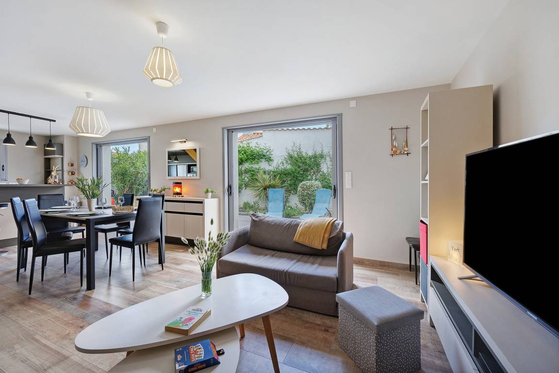 80 M² House ∙ 2 Bedrooms ∙ 5 Guests - Angles