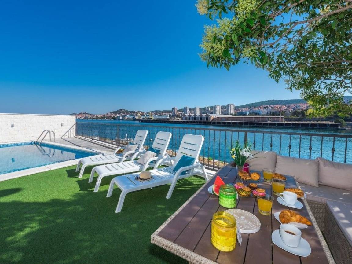 170 M² Ferienhaus ∙ 4 Schlafzimmer ∙ 10 Gäste - Šibenik
