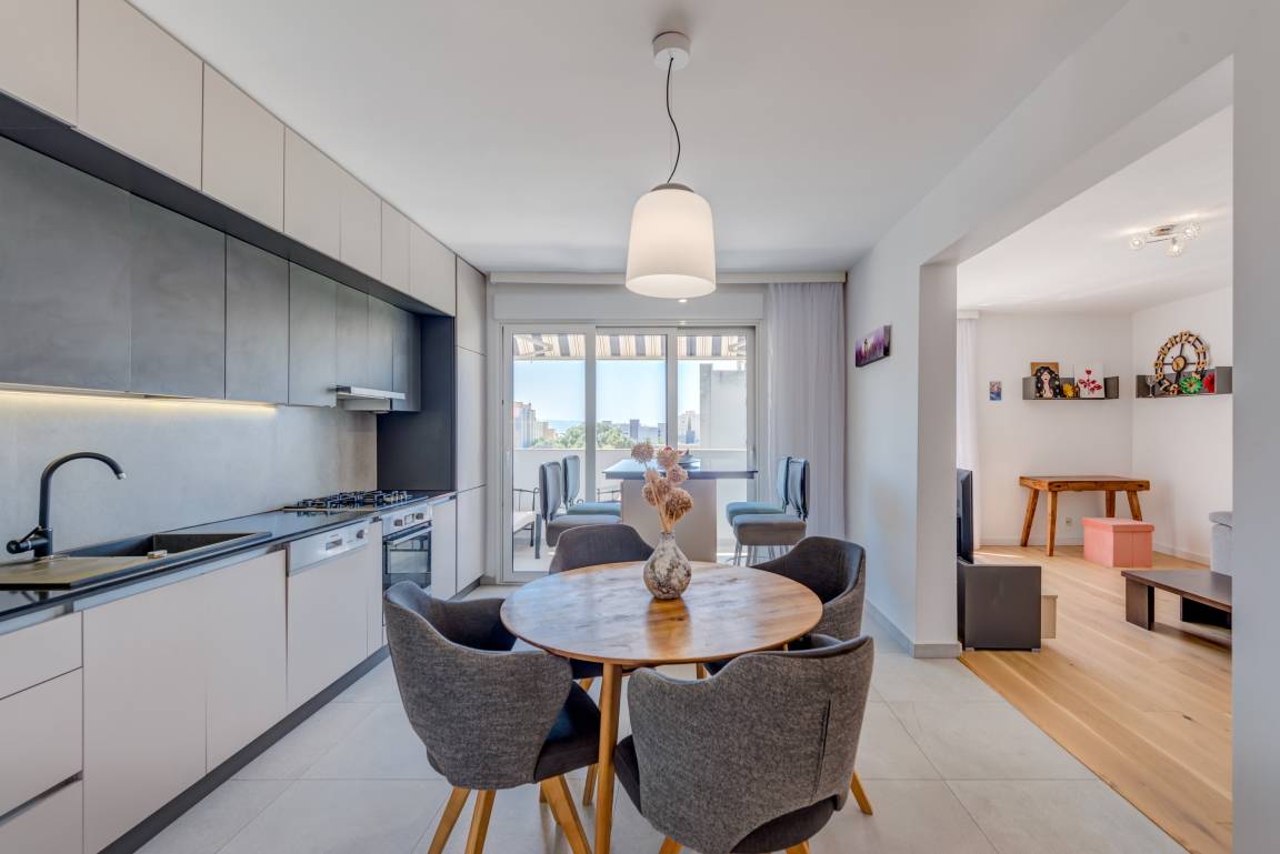 80 M² Apartment ∙ 2 Bedrooms ∙ 5 Guests - Split