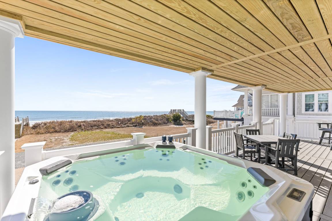 381 M² House ∙ 10 Bedrooms ∙ 26 Guests - Topsail Island, NC