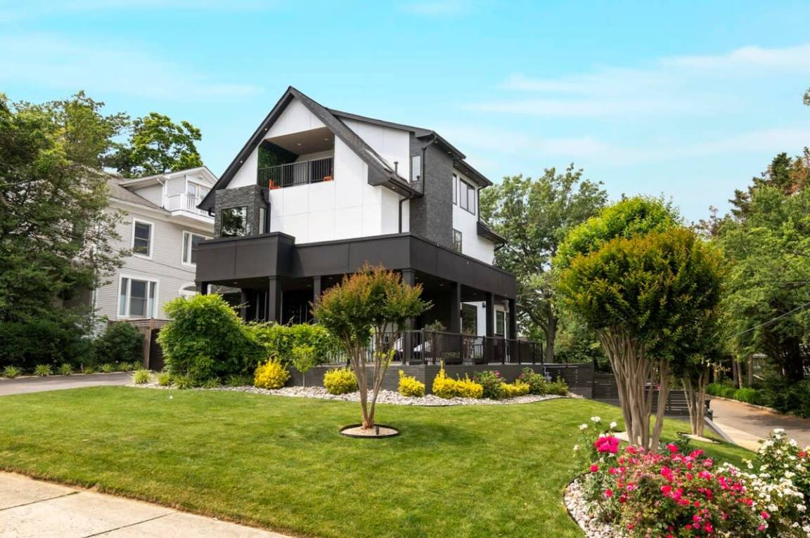 143 M² House ∙ 4 Bedrooms ∙ 12 Guests - Arlington, VA