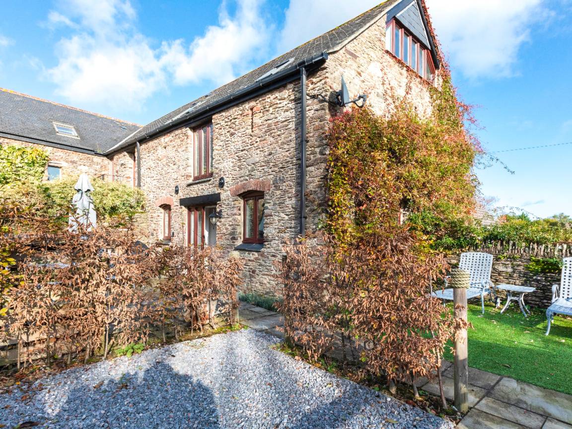 Cottage ∙ 3 Bedrooms ∙ 5 Guests - Dartmouth