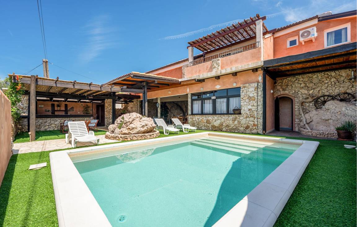 122 M² House ∙ 2 Bedrooms ∙ 4 Guests - Pag