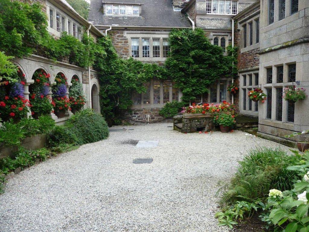 Lewtrenchard Manor - Cornwall