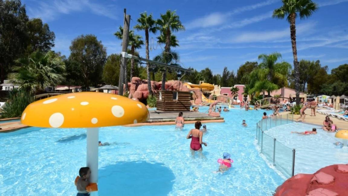 32 M² Camping ∙ 3 Chambres ∙ 8 Personnes - La Londe-les-Maures