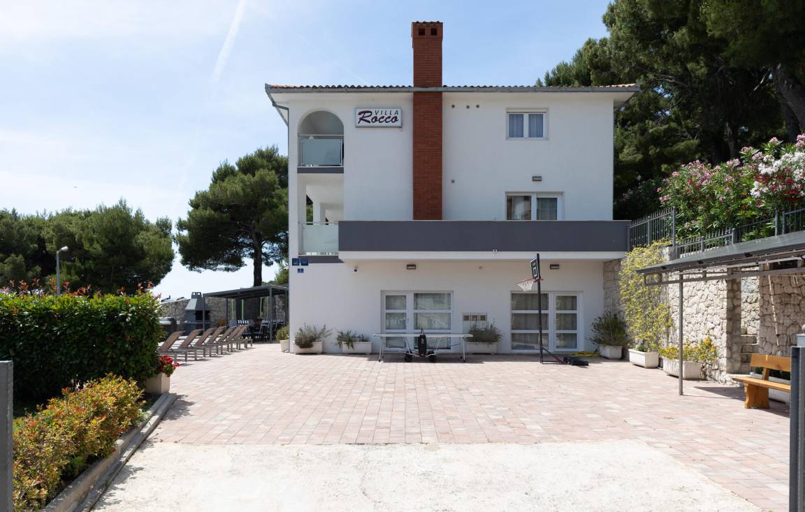 480 M² Ferienhaus ∙ 10 Schlafzimmer ∙ 18 Gäste - Podstrana
