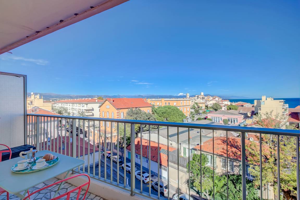 70 M² Apartment ∙ 2 Bedrooms ∙ 4 Guests - Antibes
