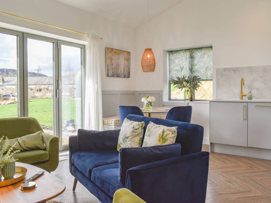 Cottage ∙ 2 Bedrooms ∙ 4 Guests - Rochdale