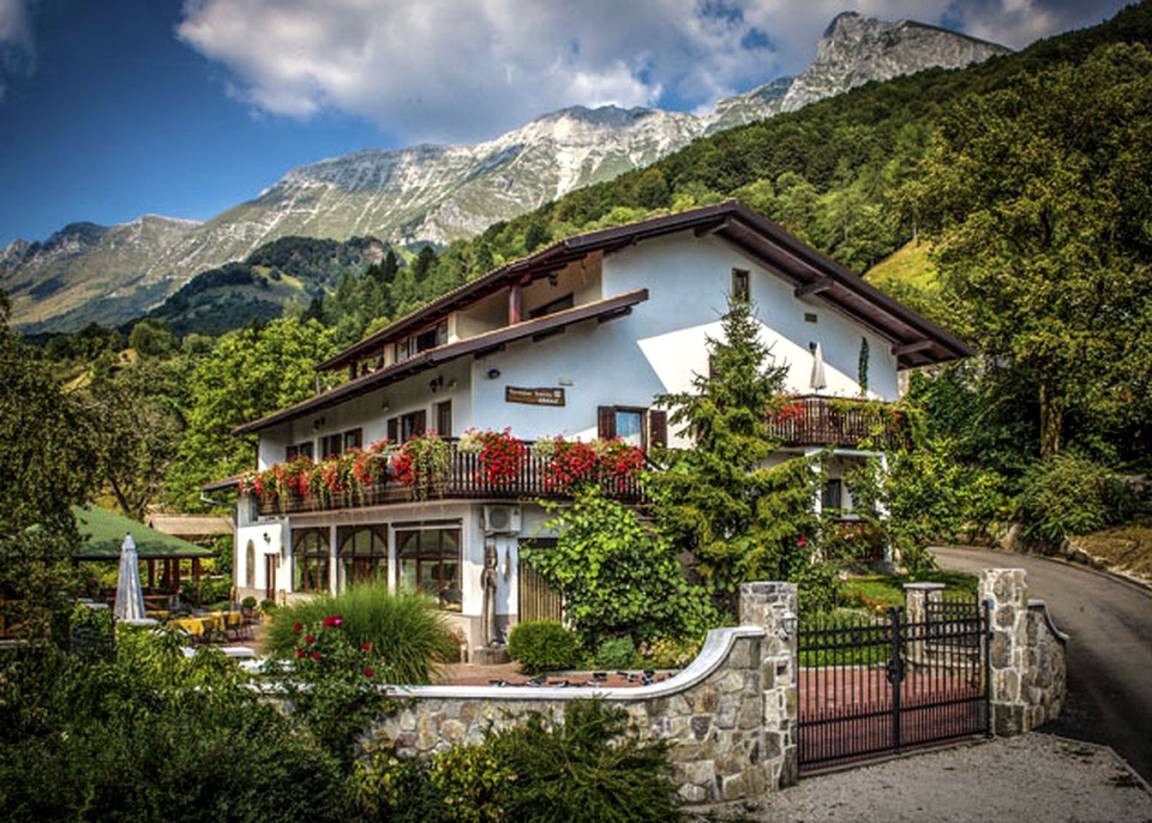 Lodge ∙ 1 Bedroom ∙ 3 Guests - Kobarid