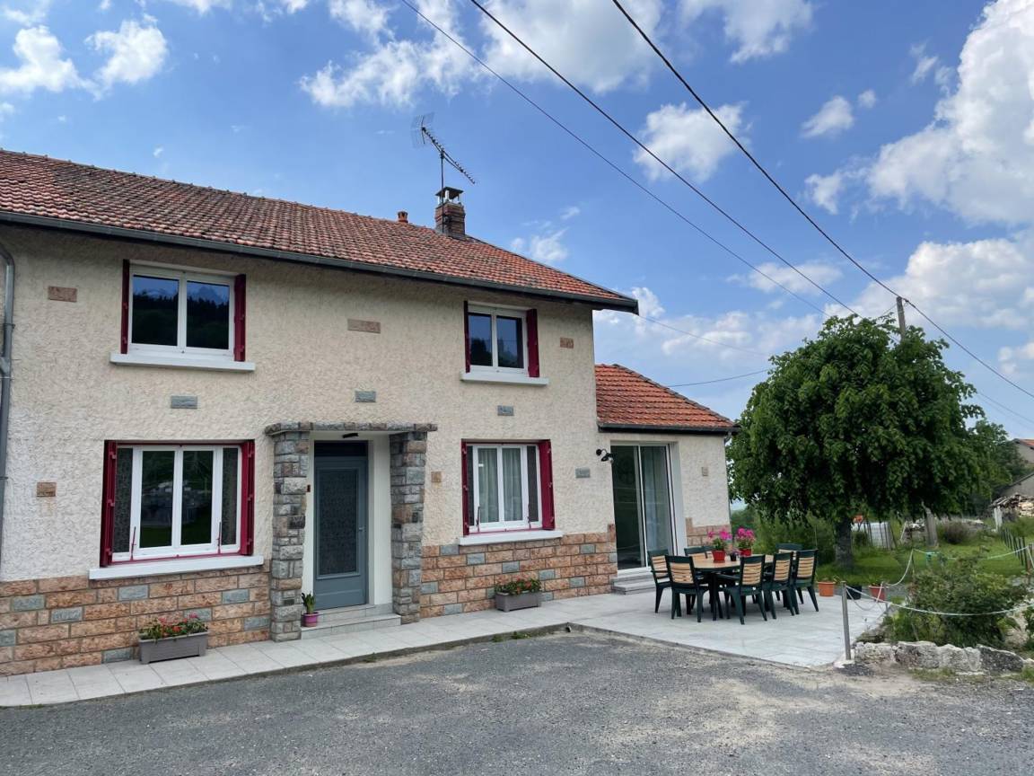 120 M² Cottage ∙ 4 Chambres ∙ 6 Personnes - Thiers