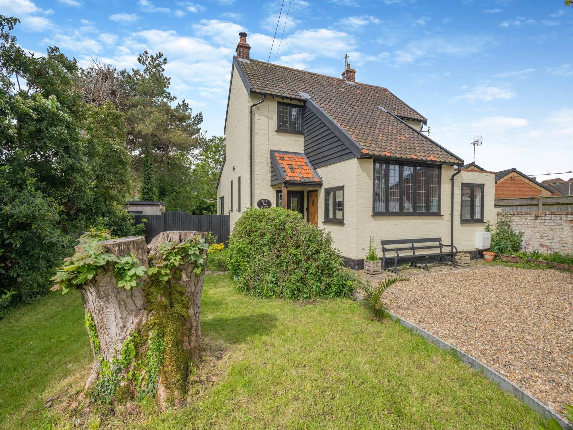 Cottage ∙ 2 Bedrooms ∙ 4 Guests - Kessingland