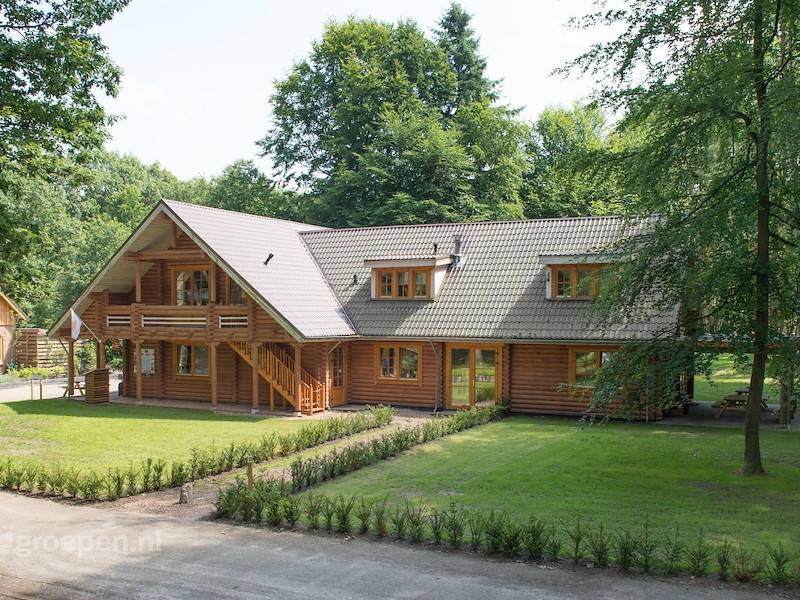 Chalet ∙ 10 Chambres ∙ 43 Personnes - Emmen