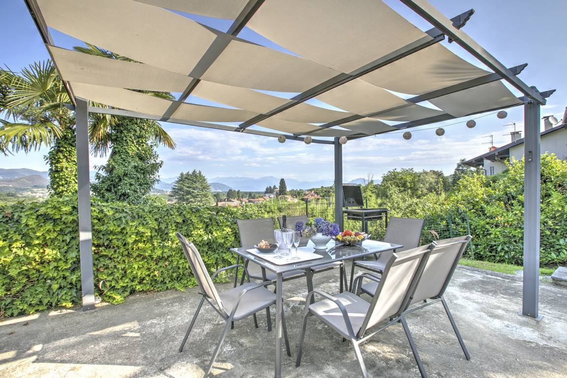 250 M² Villa ∙ 4 Slaapkamers ∙ 9 Gasten - Meina