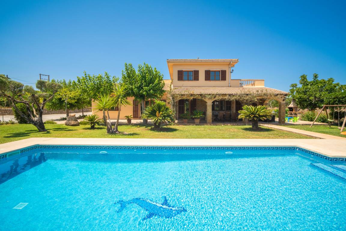 300 M² Villa ∙ 5 Bedrooms ∙ 10 Guests - Can Picafort
