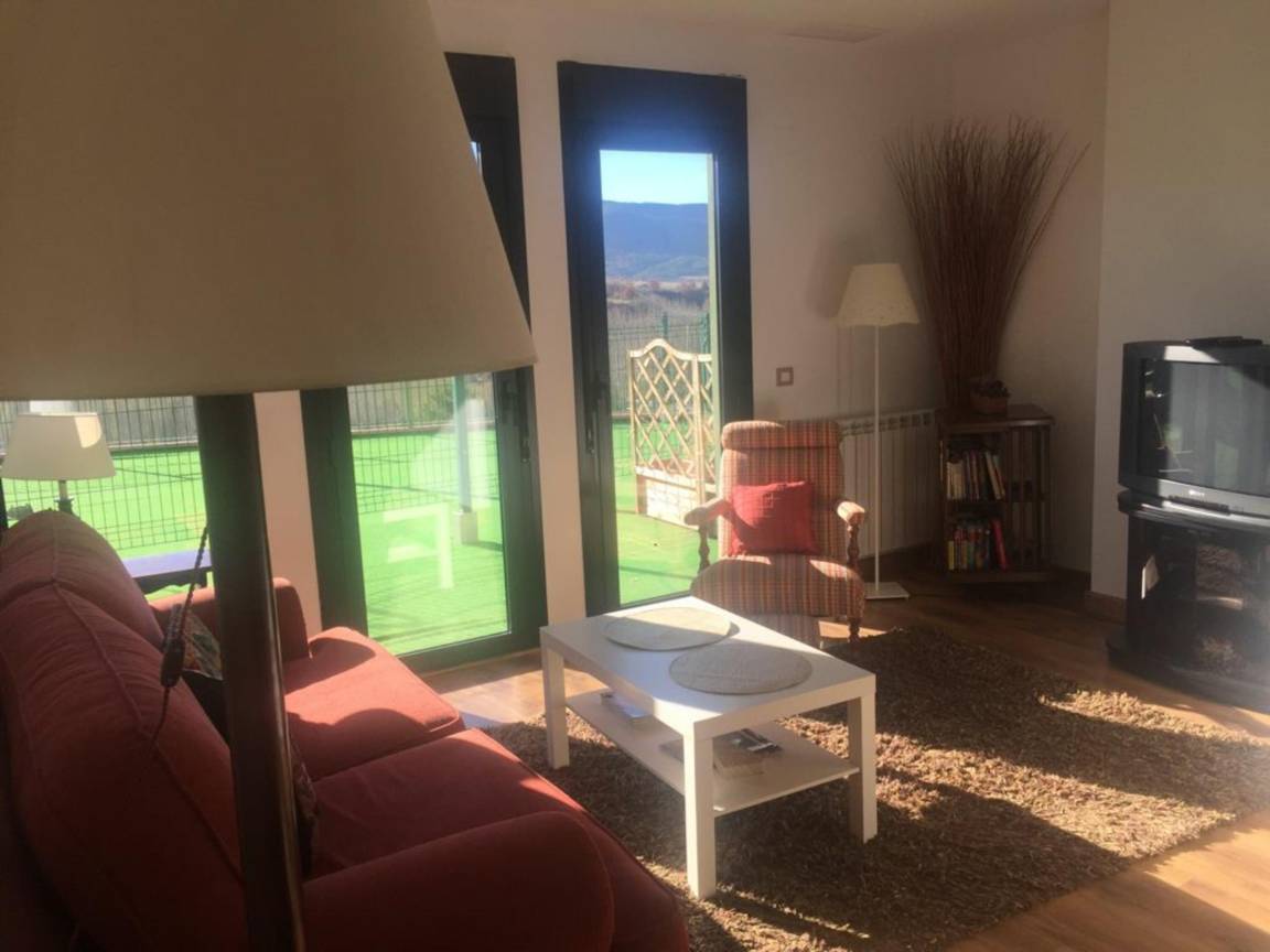 60 M² Apartamento ∙ 2 Habitaciones ∙ 6 Huéspedes - Jaca