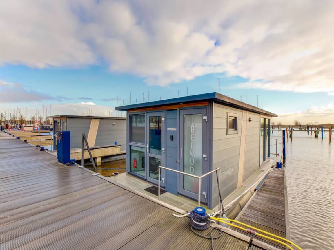 30 M² Huisboot ∙ 2 Slaapkamers ∙ 4 Gasten - Volendam