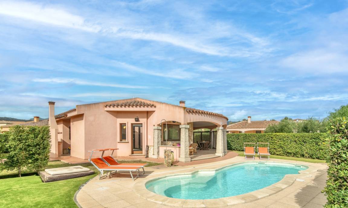 135 M² Villa ∙ 3 Slaapkamers ∙ 8 Gasten - Costa Rei