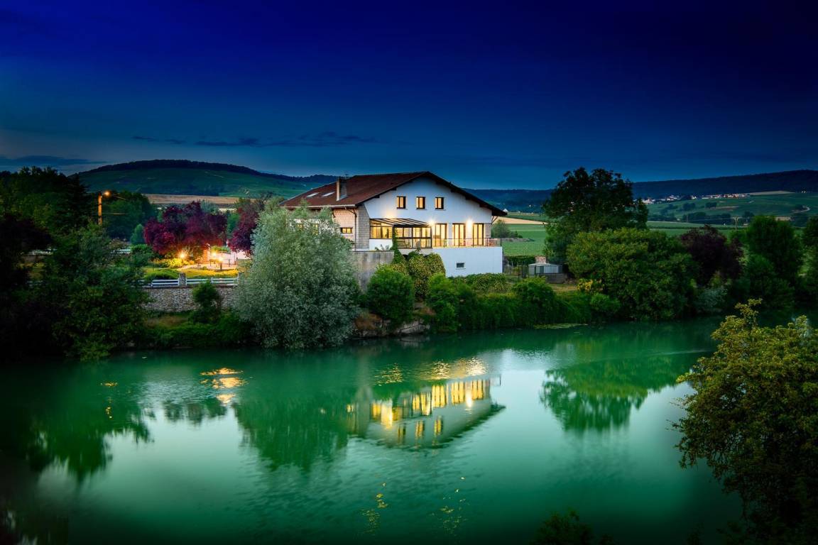 250 M² Gîte ∙ 7 Chambres ∙ 14 Personnes - Marne