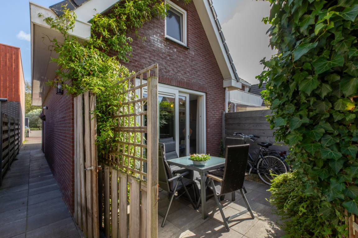 75 M² Huis ∙ 2 Slaapkamers ∙ 4 Gasten - Domburg