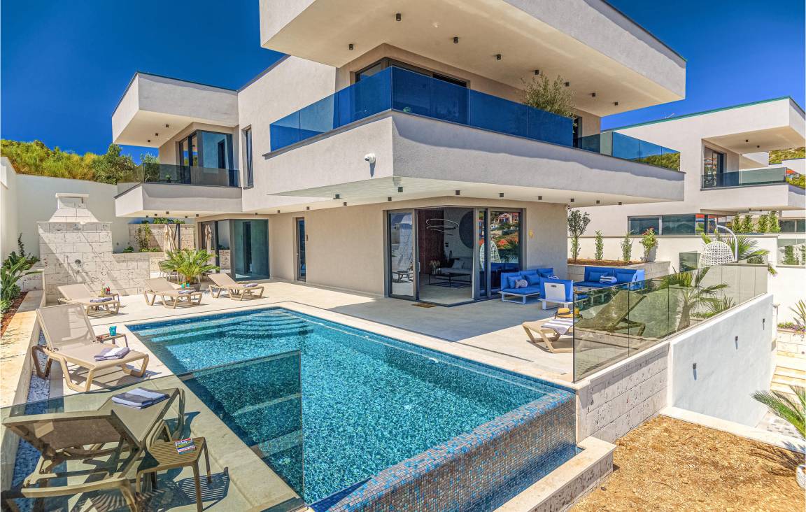 320 M² Ferienhaus ∙ 4 Schlafzimmer ∙ 8 Gäste - Seget Vranjica