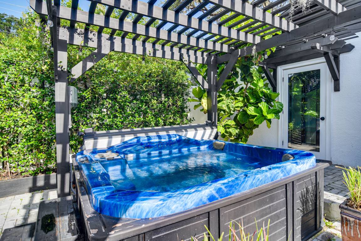 74 M² House ∙ 2 Bedrooms ∙ 4 Guests - Plant City, FL