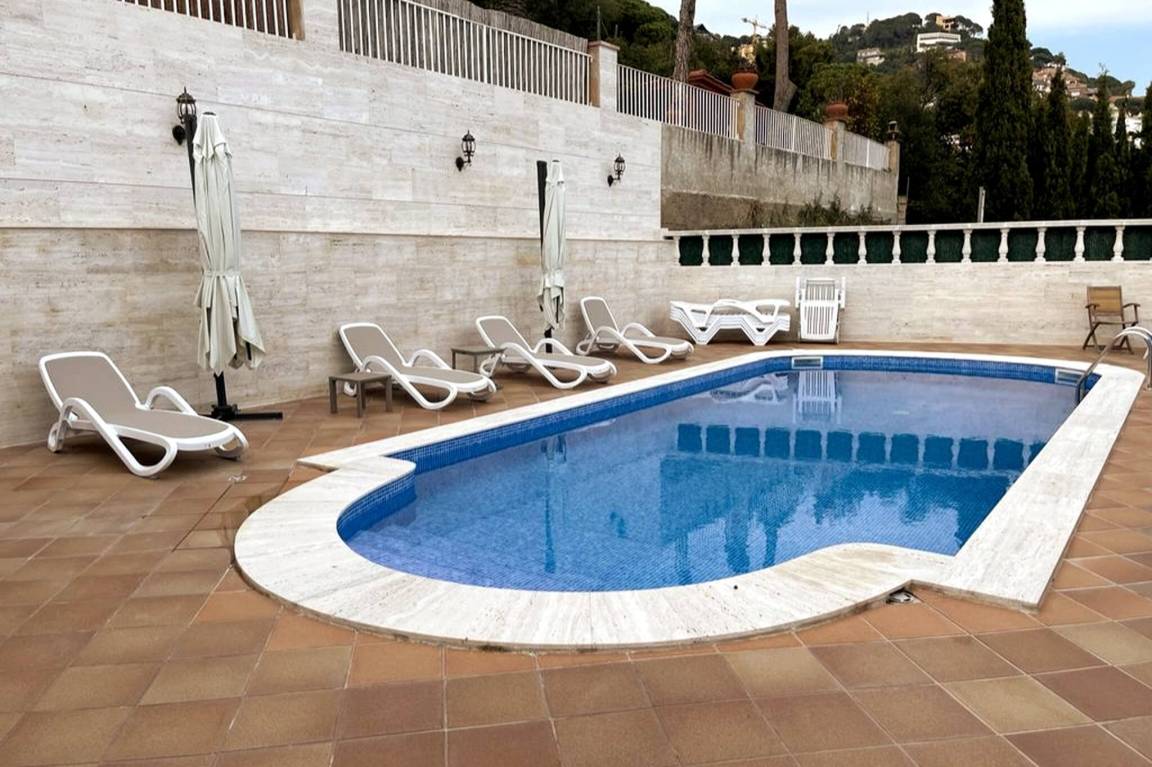 400 M² House ∙ 7 Bedrooms ∙ 14 Guests - Lloret de Mar