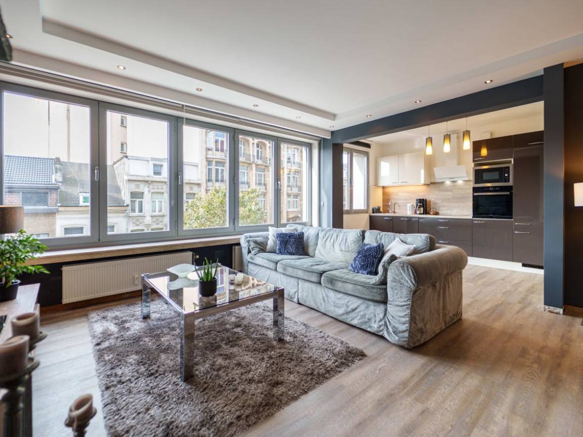 110 M² Apartment ∙ 2 Bedrooms ∙ 4 Guests - Antwerp