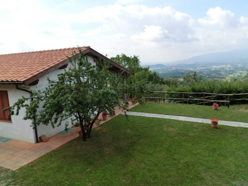 150 M² Villa ∙ 4 Bedrooms ∙ 11 Guests - Tuscany