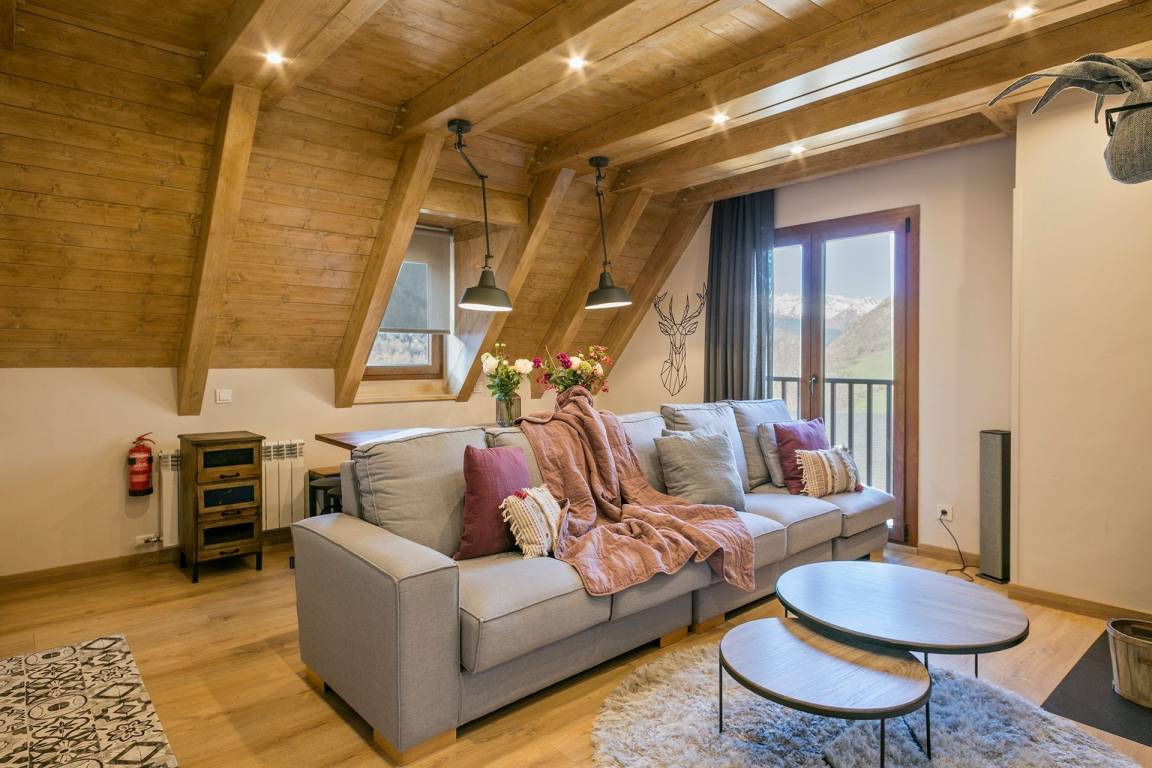 72 M² Apartamento ∙ 3 Habitaciones ∙ 6 Huéspedes - Salardú