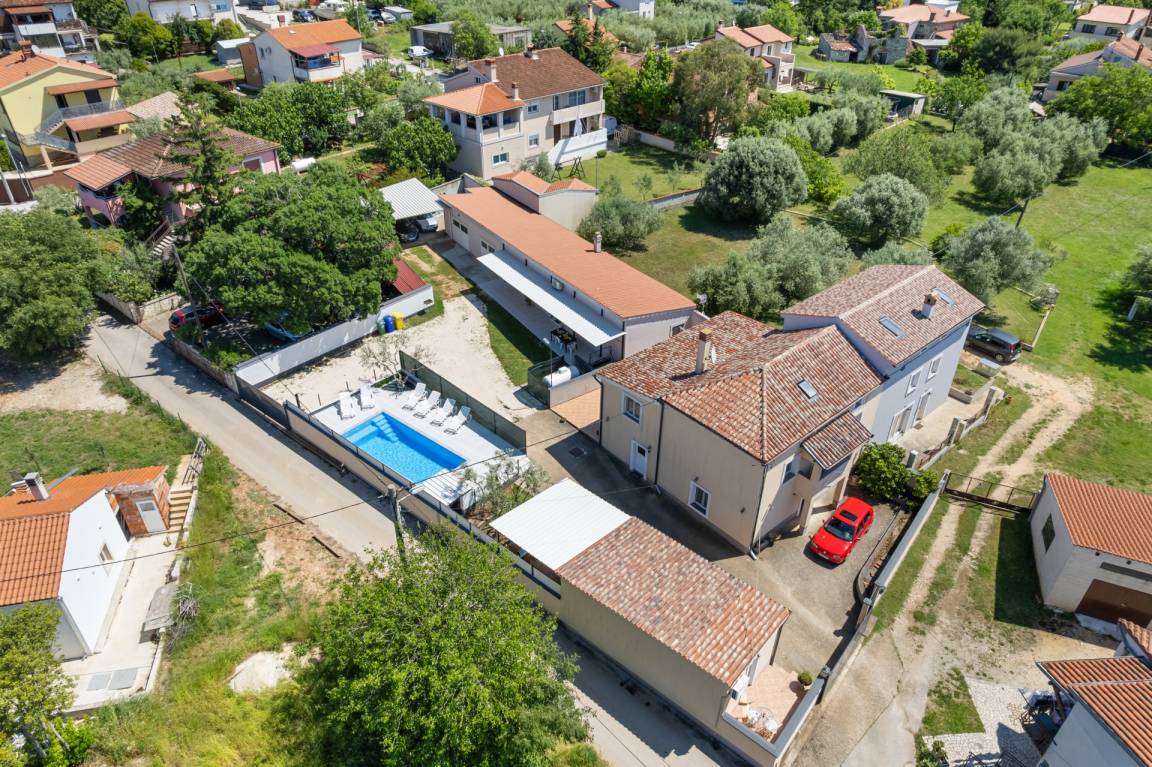 110 M² Villa ∙ 3 Bedrooms ∙ 6 Guests - Pula