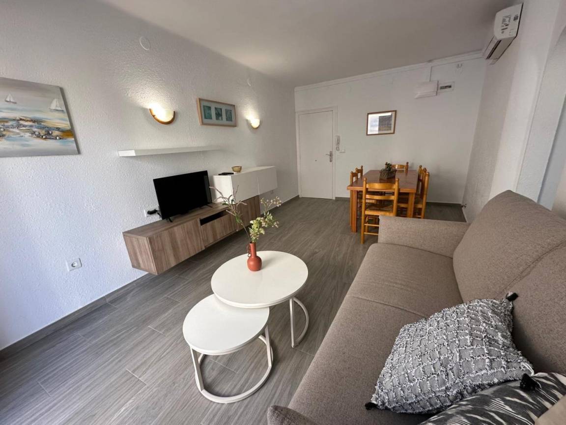 56 M² Apartment ∙ 2 Bedrooms ∙ 6 Guests - Roses