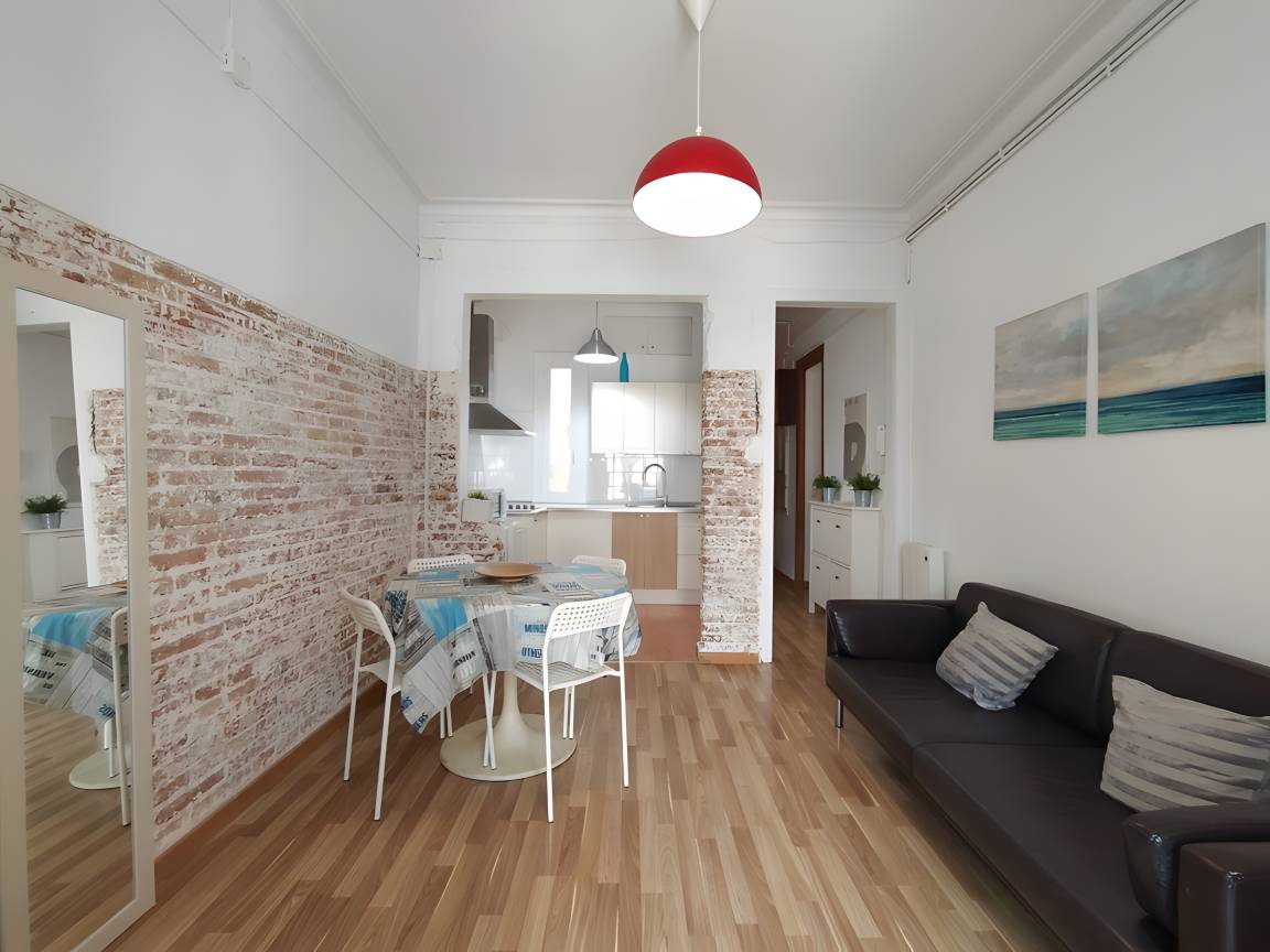 40 M² Huoneisto ∙ 2 Makuuhuonetta ∙ 3 Vierasta - Barcelona
