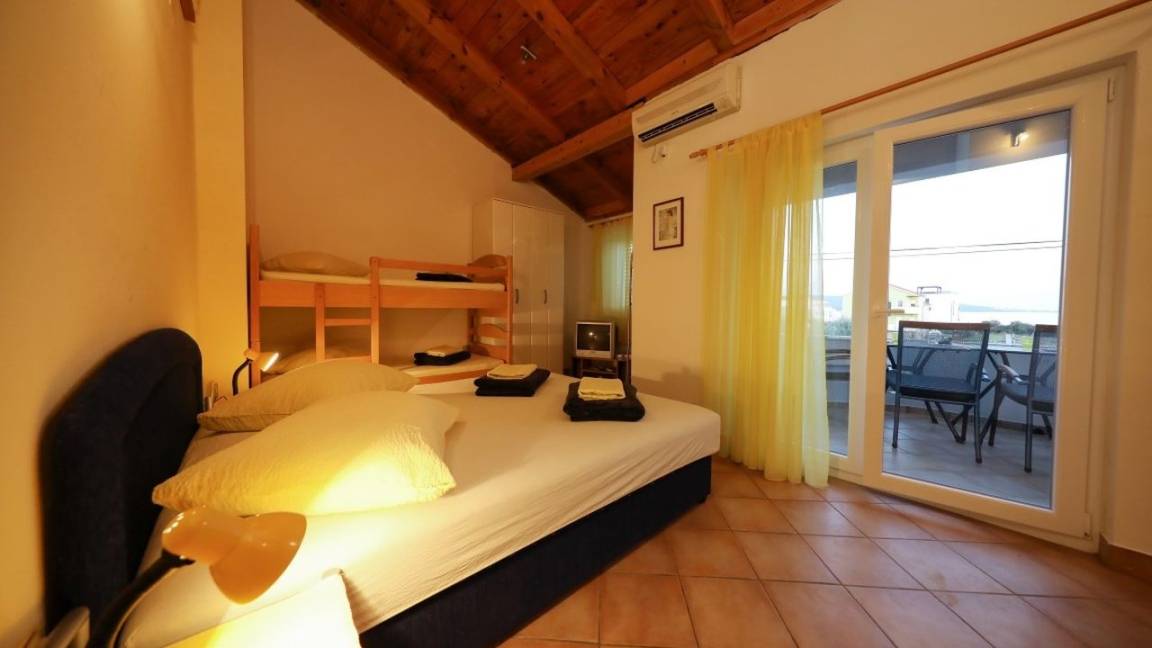 24 M² Hotel ∙ 1 Bedroom ∙ 4 Guests - Bibinje