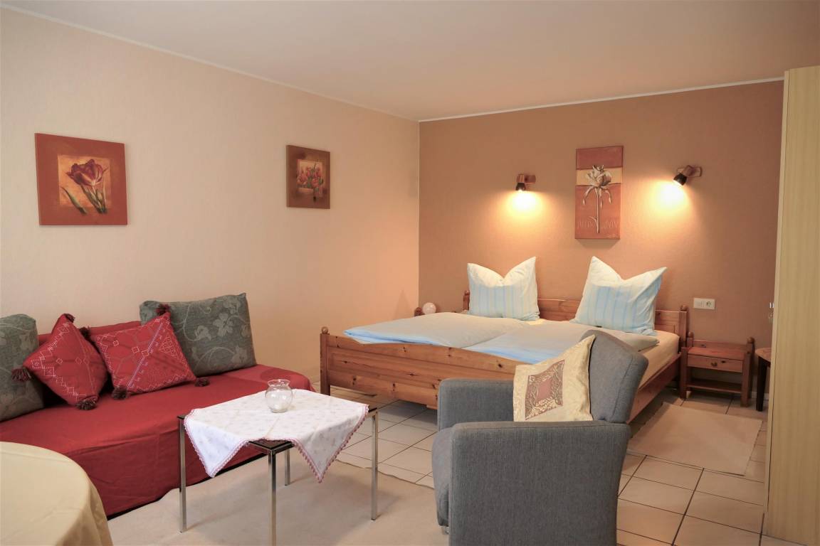 36 M² Ferienwohnung ∙ 1 Schlafzimmer ∙ 3 Gäste - Altenkirchen