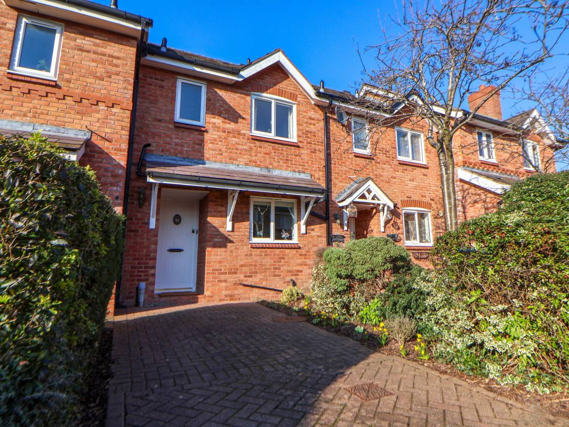 Cottage ∙ 2 Bedrooms ∙ 6 Guests - Chester