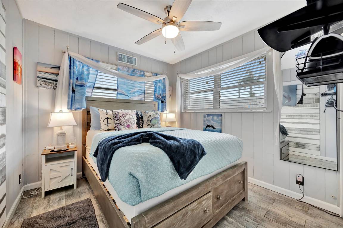 Apartment ∙ 1 Bedroom ∙ 4 Guests - Treasure Island, FL