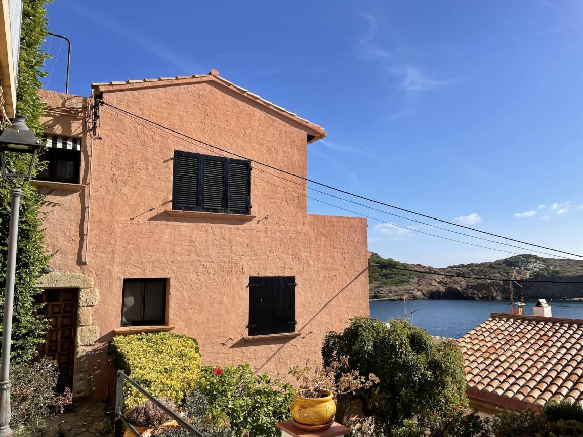 160 M² Villa ∙ 4 Bedrooms ∙ 8 Guests - Palafrugell