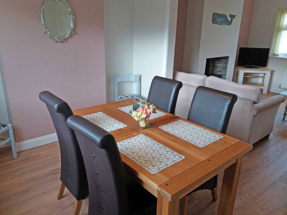 80 M² Ferienhaus ∙ 3 Schlafzimmer ∙ 5 Gäste - Ballina