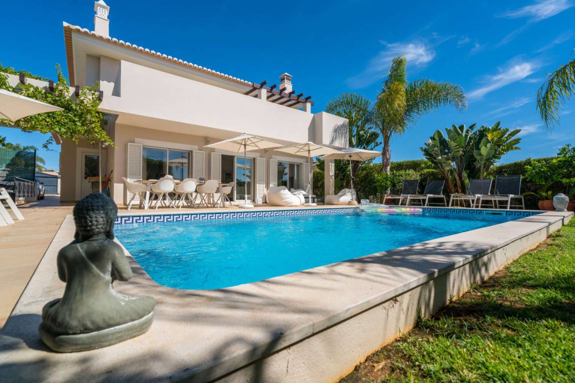 250 M² Villa ∙ 4 Chambres ∙ 8 Personnes - Lagos